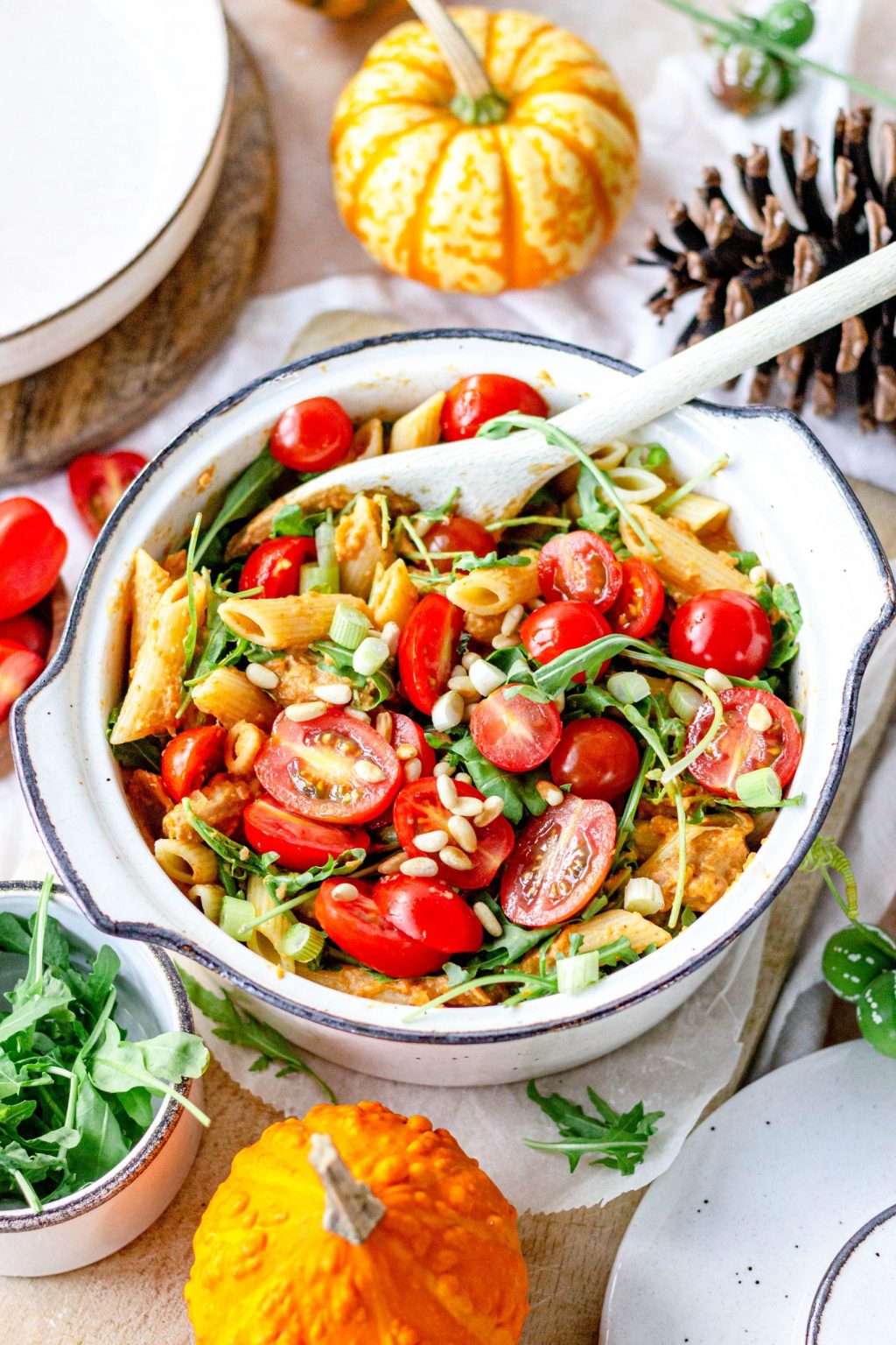 Pasta met pompoen kip & rode pesto - Food by Sann